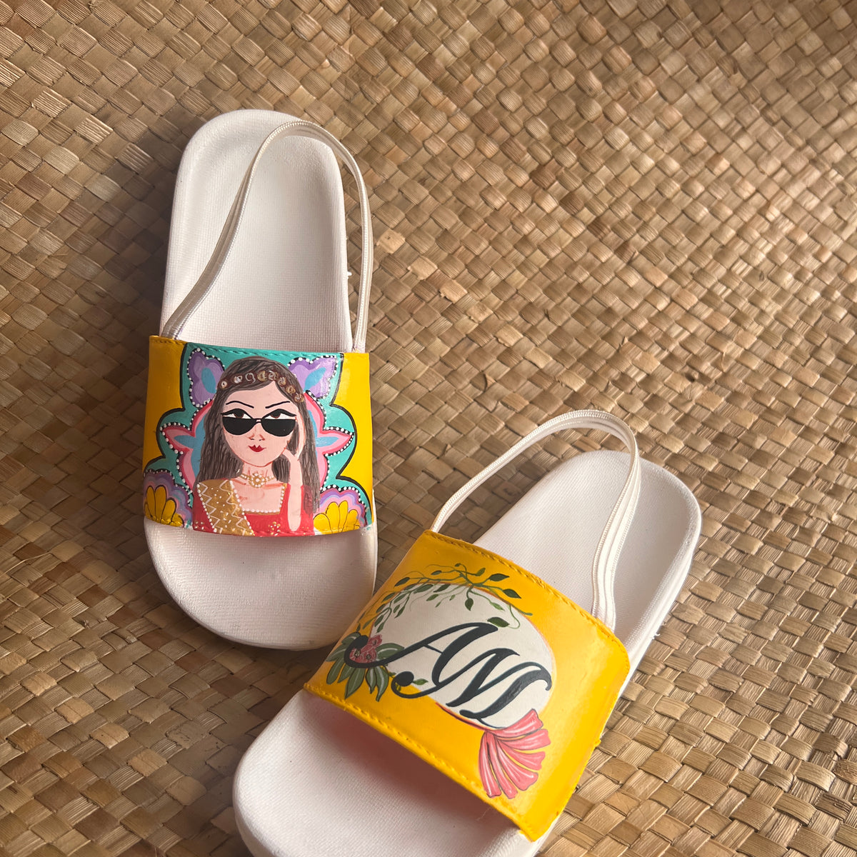 Girly slides with custom initials – zubiyastore